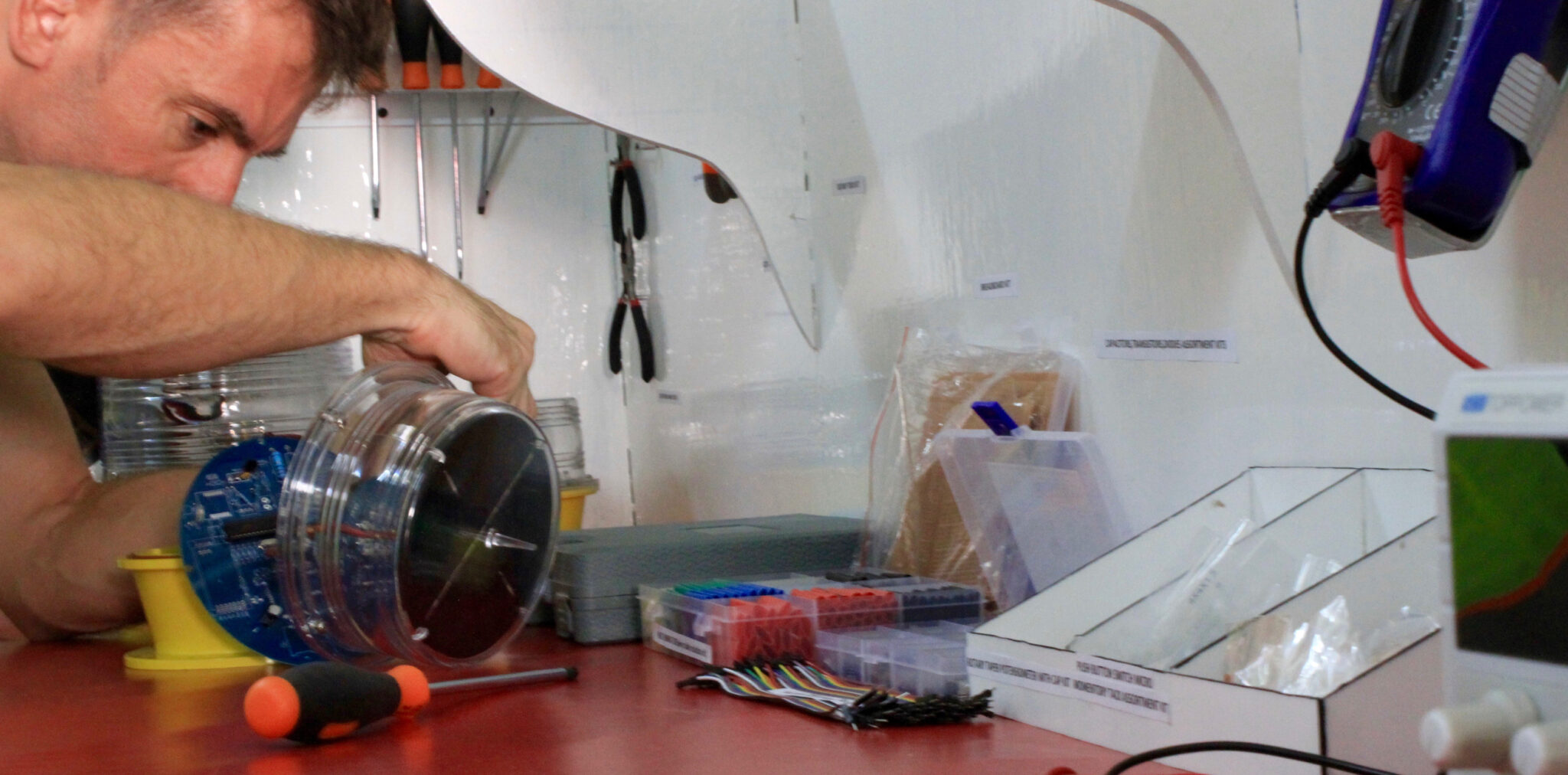 Behind the scenes: Hyperion electronics lab - Ecocoast