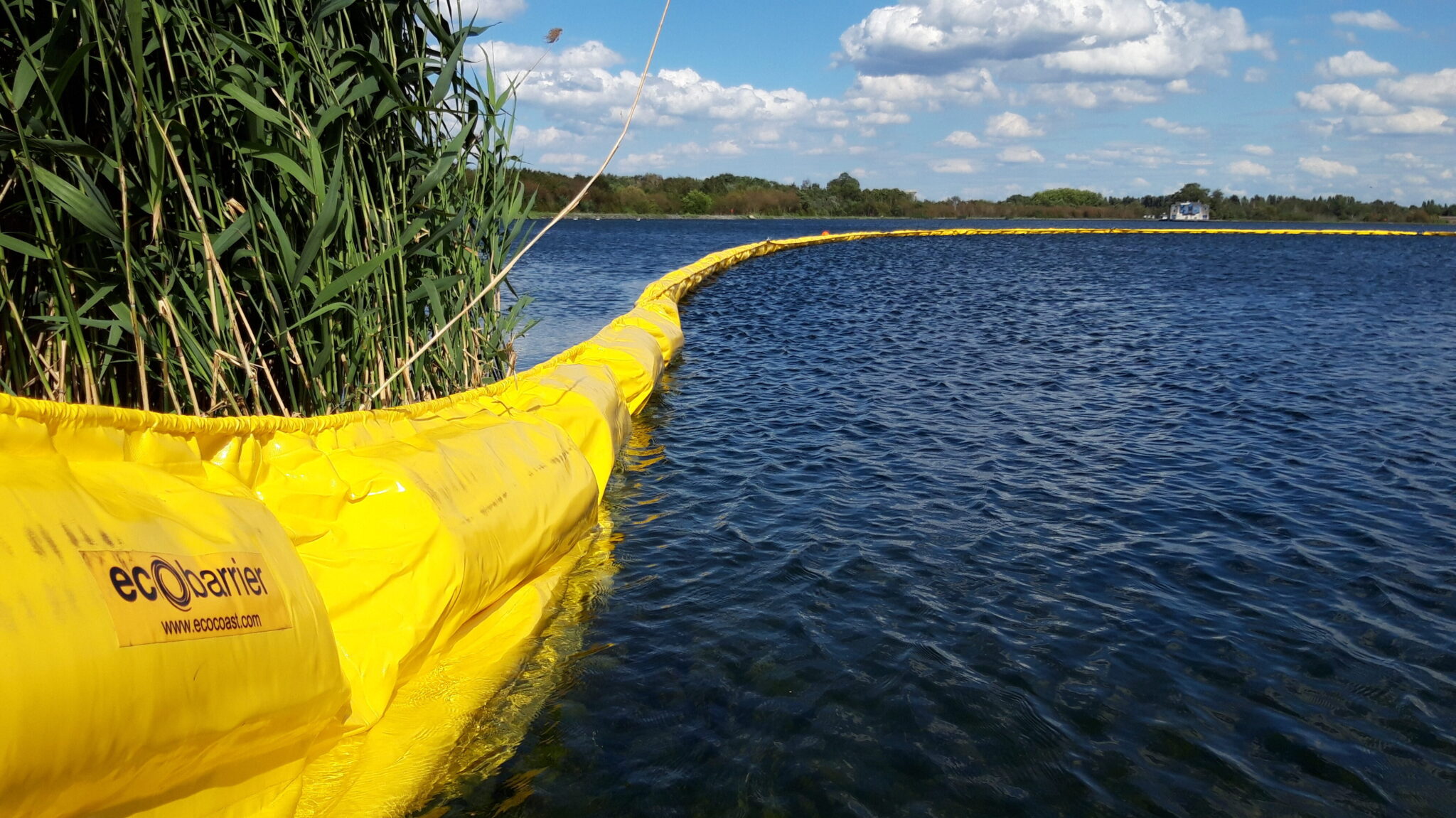 How to Use Oil Booms During Oil Spills - Ecocoast