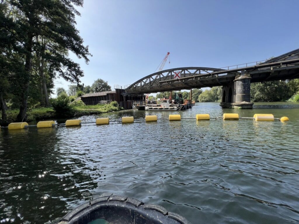 Floating Boom Rental for Nuneham Viaduct Project - Ecocoast